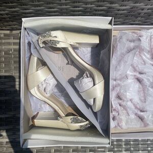 David's Bridal | Shoes | Galina Signature Davids Bridal Wedding ...